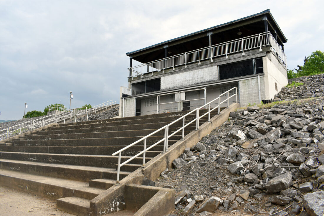 City staff talk beach, efforts to combat vandalism | News, Sports, Jobs ...